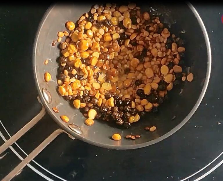 GOJJAVALAKKI / HULIAVALAKKI / CRUSHED SPICY TANGY BEATEN RICE Recipe ...