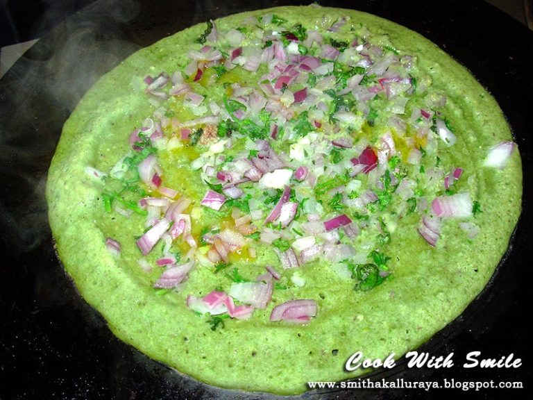 PESARATTU DOSA RECIPE / HARA MOONG DAL CHEELA / GREEN GRAM CREPES ...