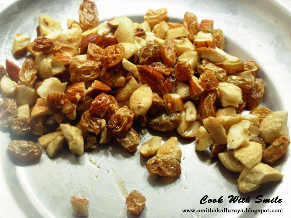 BOTTLE GOURD HALWA / DOODHI KA HALWA / SOREKAI HALWA Recipe | Cook With ...