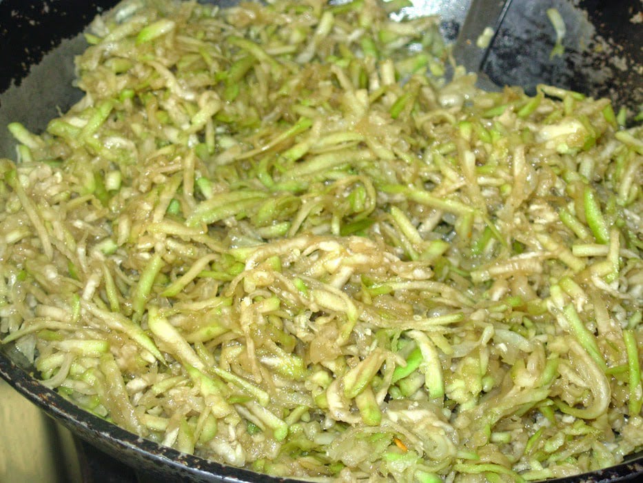 BOTTLE GOURD HALWA / DOODHI KA HALWA / SOREKAI HALWA Recipe | Cook With ...