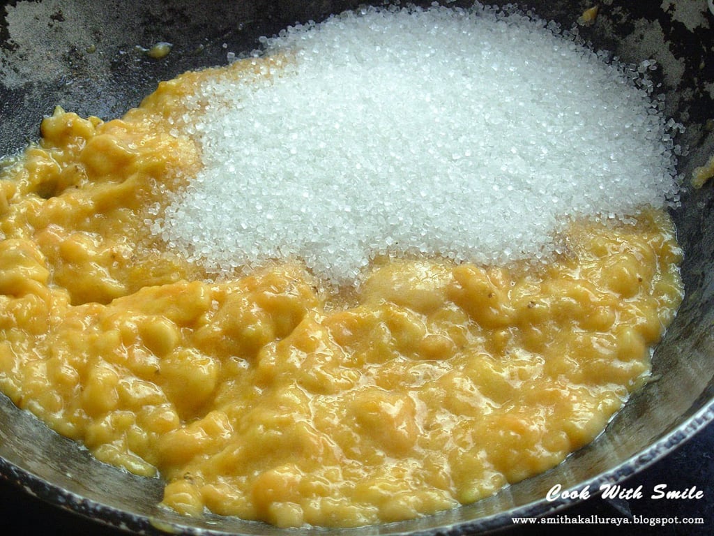BANANA HALWA / BANANA FUDGE / NENTHRA PAZHAM HALWA Recipe | Cook With Smile