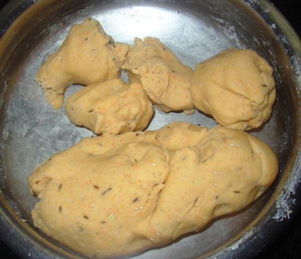 EASY RAVA CHAKKULI / MURUKKU / CHAKLI RECIPE | Cook With Smile