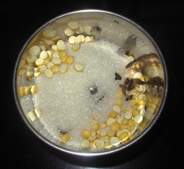 KARJIKAI / KARIGADABU / KAJJIKAYALU / SWEET SOMAS / KARANJI RECIPE ...