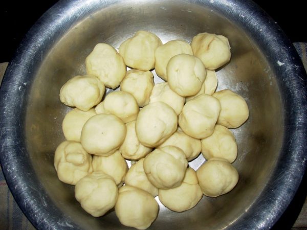 KARJIKAI / KARIGADABU / KAJJIKAYALU / SWEET SOMAS / KARANJI RECIPE ...