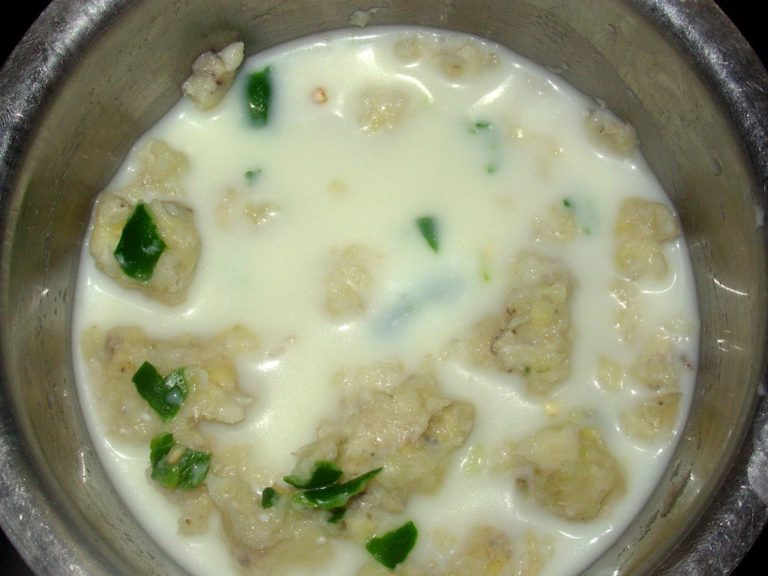 RAW BANANA RAITA / BALEKAI MOSARUGOJJU / VAZHAKKAI PACHADI Recipe ...