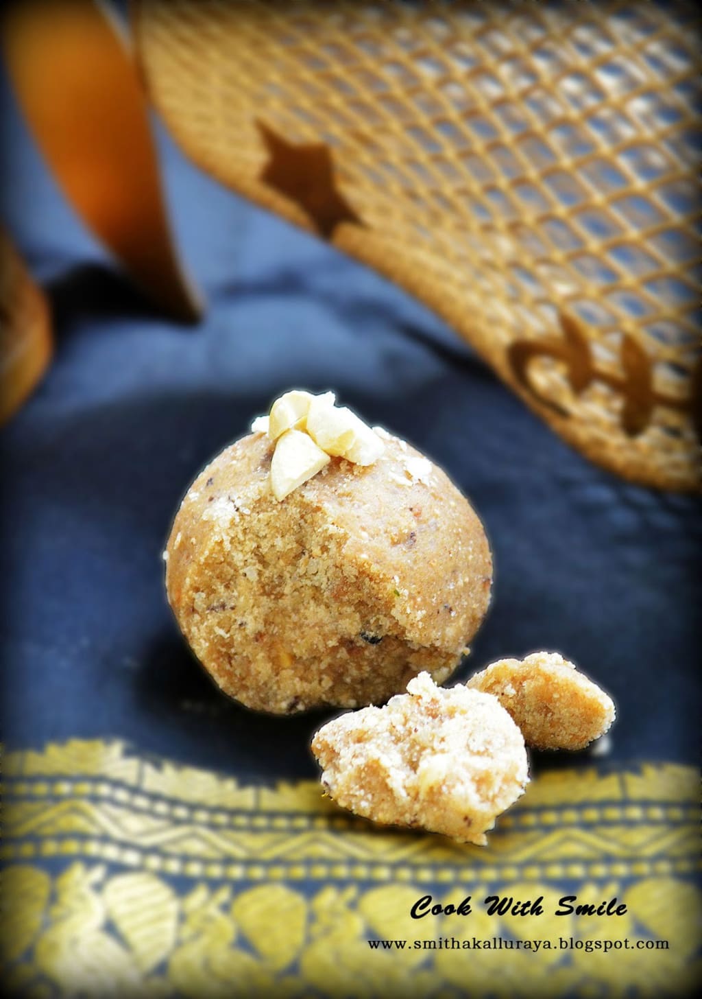 WHEAT FLOUR LADDU / ATTA LADOO / GODI HITTINA UNDE Recipe | Cook With Smile