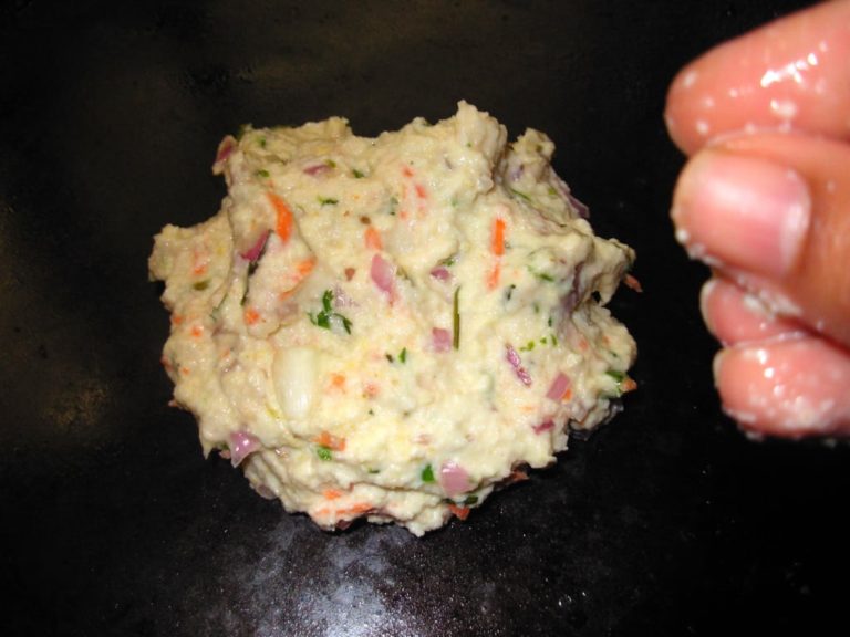 RAVA ROTTI / SOOJI ROTI / RAVA ROTI Recipe | Cook With Smile