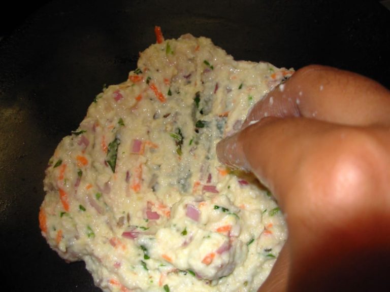 RAVA ROTTI / SOOJI ROTI / RAVA ROTI Recipe | Cook With Smile