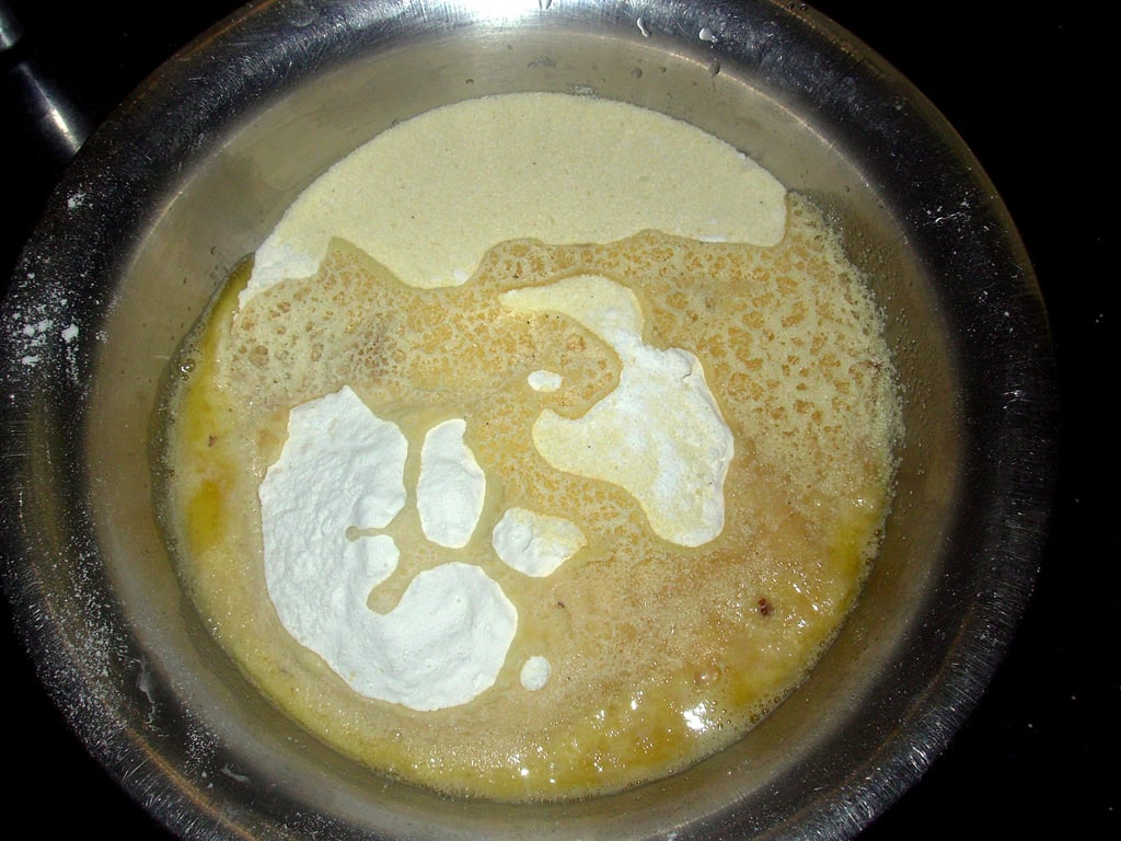 KARJIKAI / KARIGADABU / KAJJIKAYALU / SWEET SOMAS / KARANJI RECIPE ...