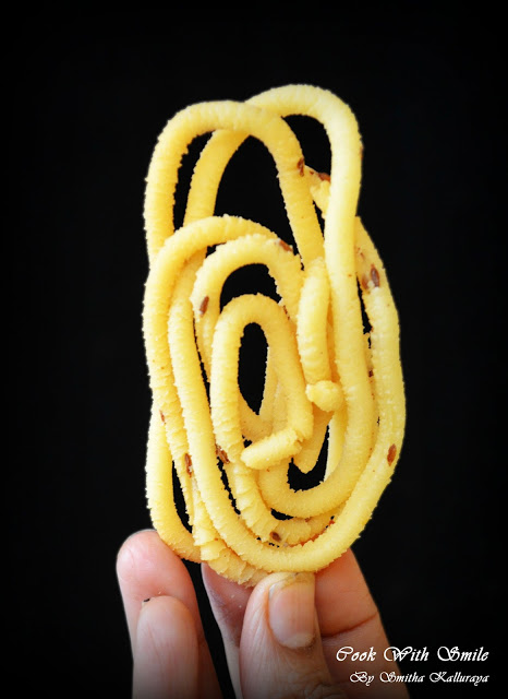 THENGOL RECIPE / THENKUZHAL MURUKKU | Cook With Smile