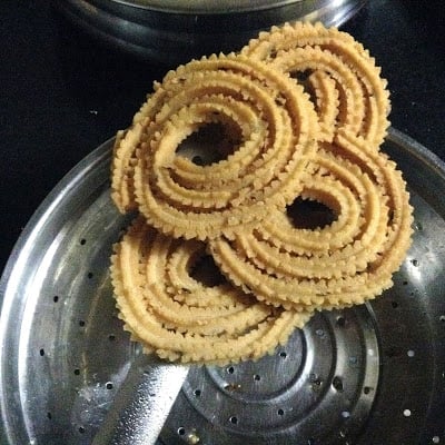 CHAKLI RECIPE / RICE FLOUR CHAKLI RECIPE / CHAKKULI | Cook With Smile