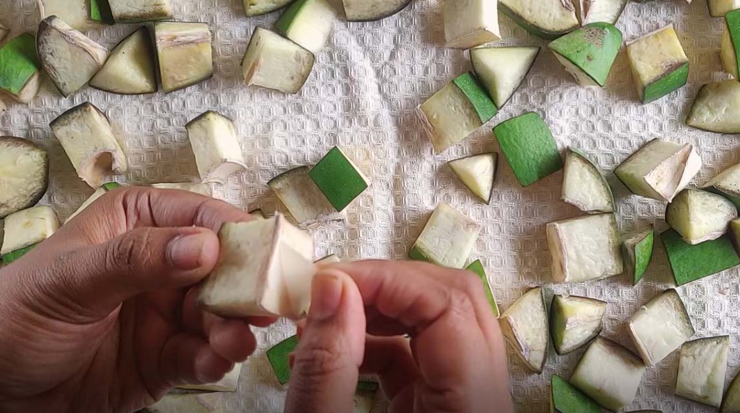 AVAKKAI PICKLE / ANDHRA SPECIAL AVAKAYA MANGO PICKLE RECIPE | Cook With ...