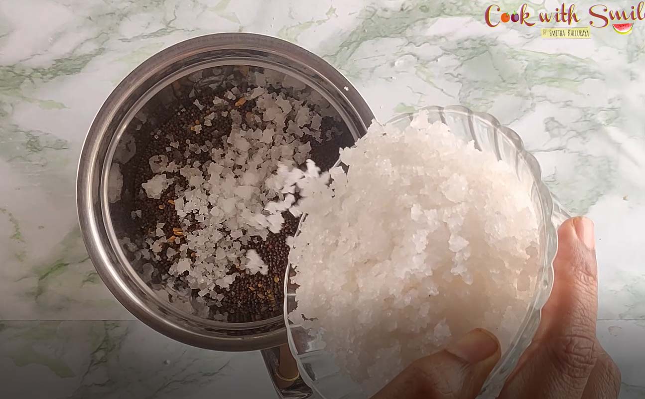 AVAKKAI PICKLE / ANDHRA SPECIAL AVAKAYA MANGO PICKLE RECIPE | Cook With ...