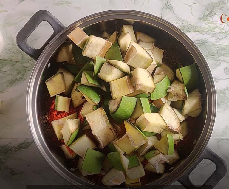 AVAKKAI PICKLE / ANDHRA SPECIAL AVAKAYA MANGO PICKLE RECIPE | Cook With ...