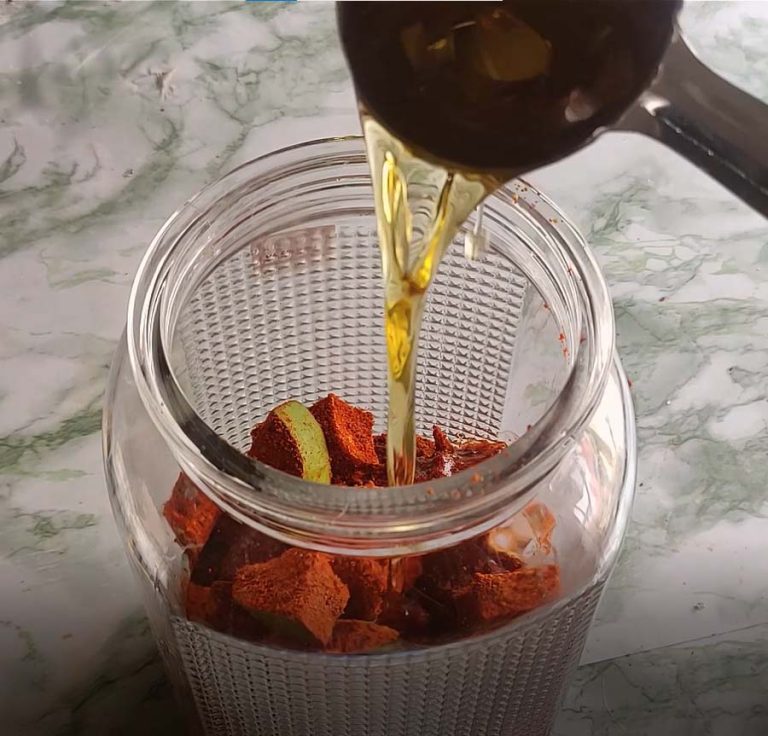 AVAKKAI PICKLE / ANDHRA SPECIAL AVAKAYA MANGO PICKLE RECIPE | Cook With ...