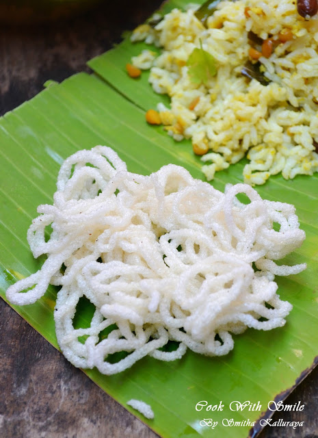 AKKI PENI SANDIGE / SHAVIGE SANDIGE / IDIYAPPAM VADAM Recipe | Cook ...