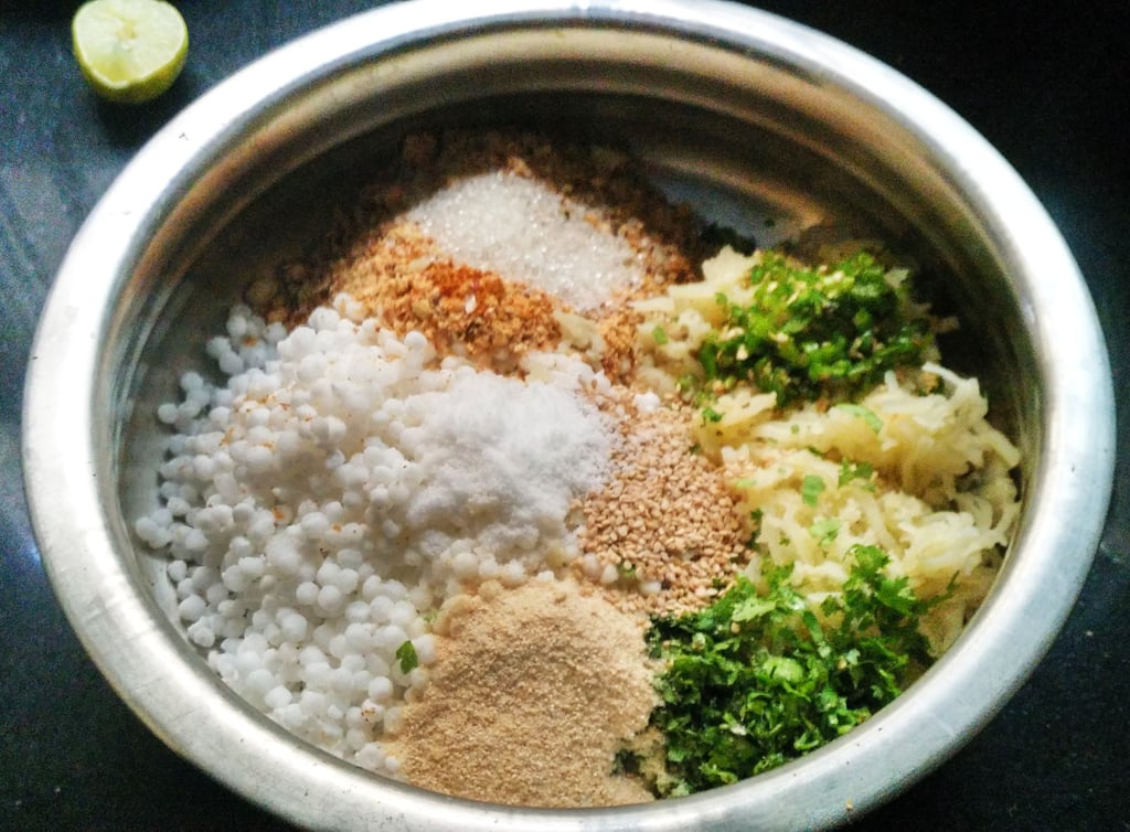 SABUDANA VADA RECIPE / SABAKKI VADA / SAGO VADA RECIPE | Cook With Smile