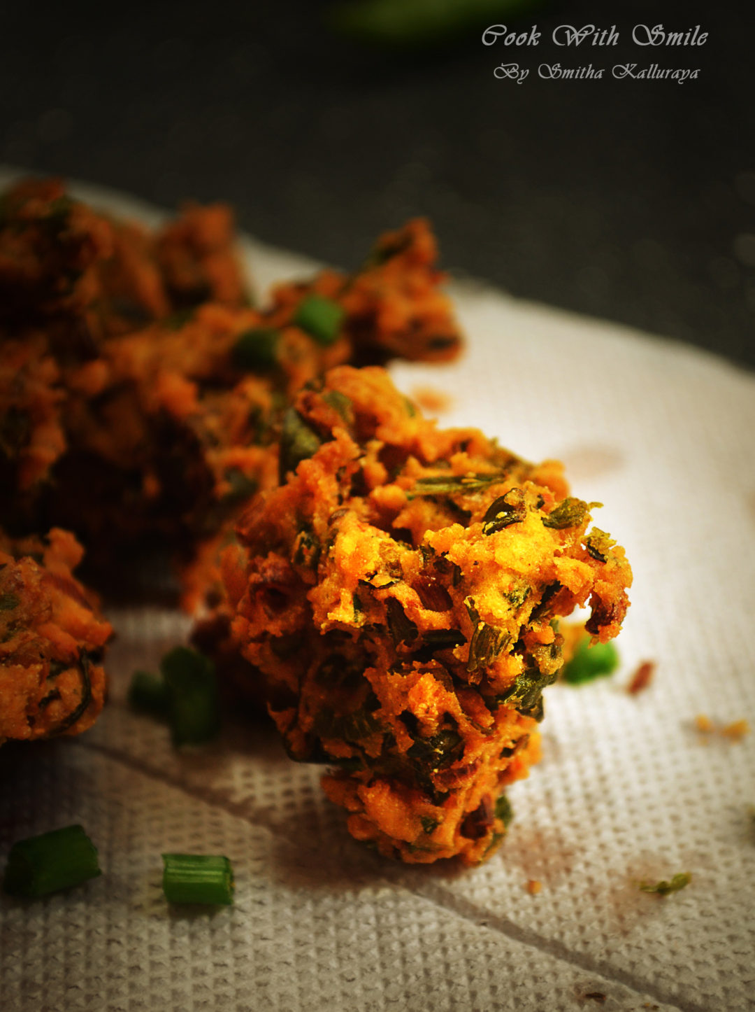 SPRING ONION PAKODA / SPRING ONION PAKORA RECIPE - Cook with Smile