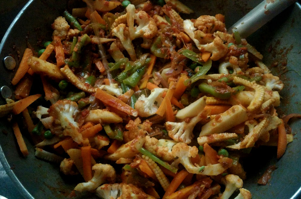 VEGETABLE JALFREZI / EASY VEG JALFREZI RECIPE - Cook with Smile