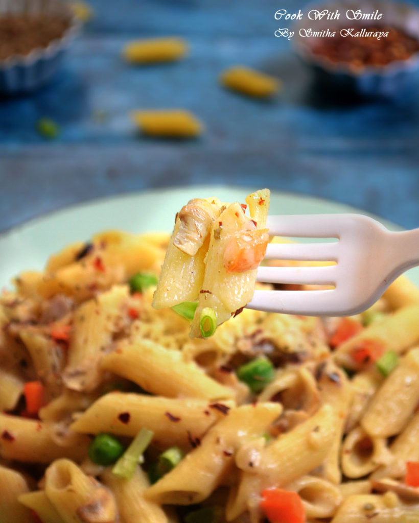 VEGGIE PASTA IN WHITE SAUCE RECIPE / HOW TO MAKE WHITE SAUCE PASTA ...