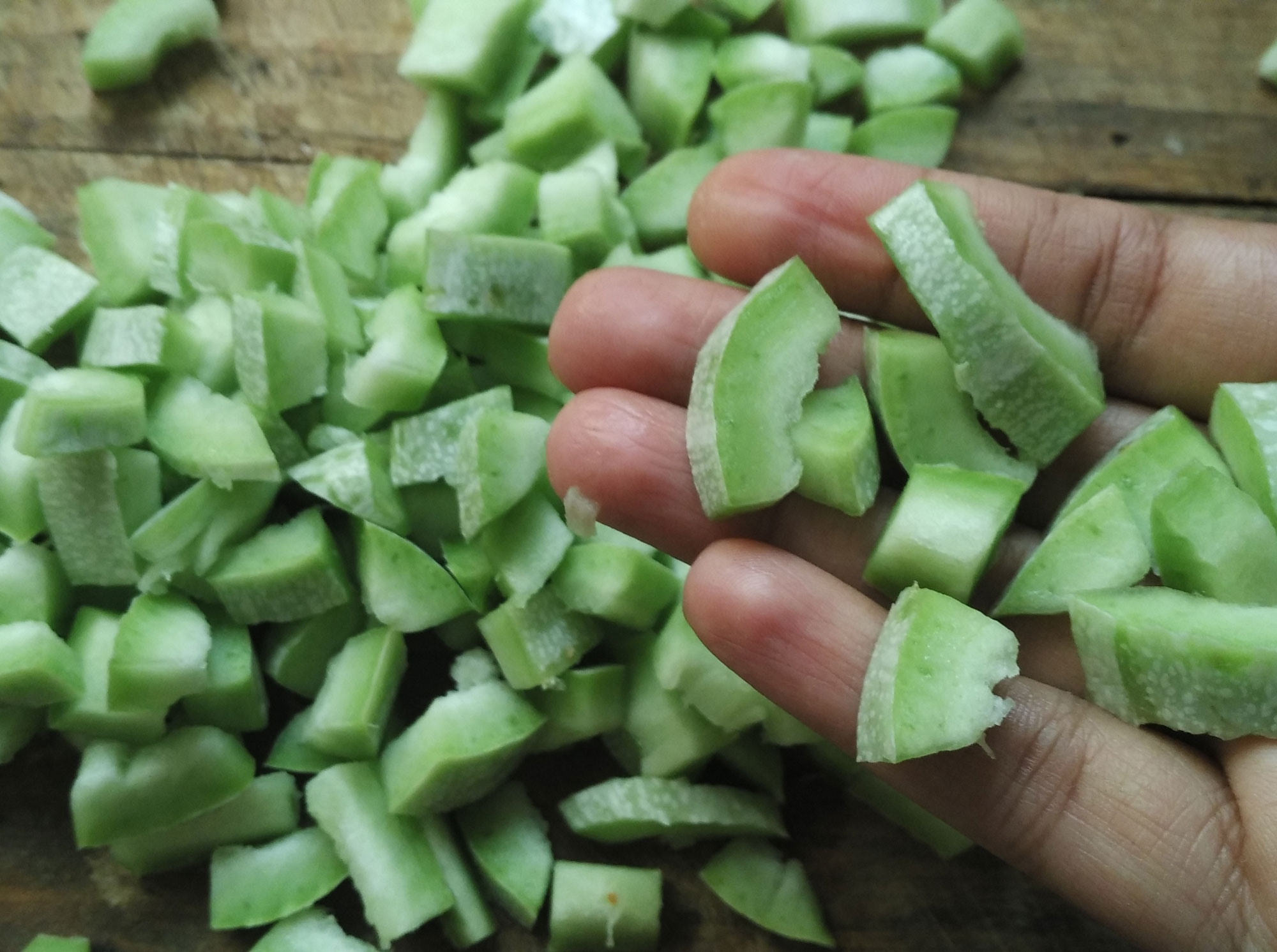 SNAKE GOURD KOOTU / PADAVALAKAI ( PUDALANGAI ) KOOTU - Cook with Smile