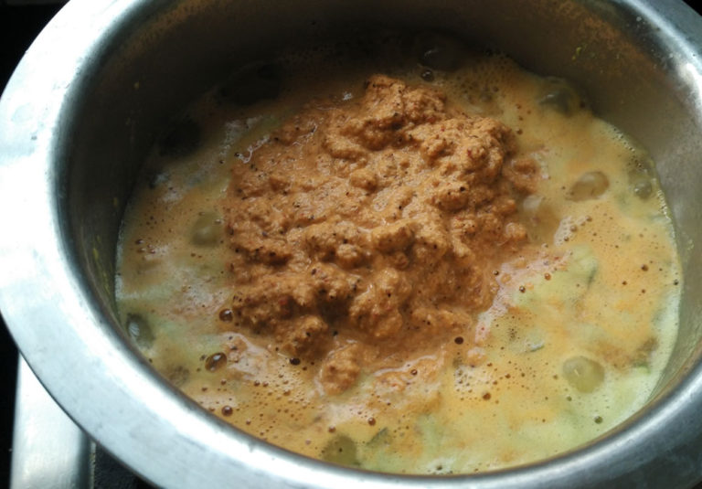SNAKE GOURD KOOTU / PADAVALAKAI ( PUDALANGAI ) KOOTU - Cook with Smile
