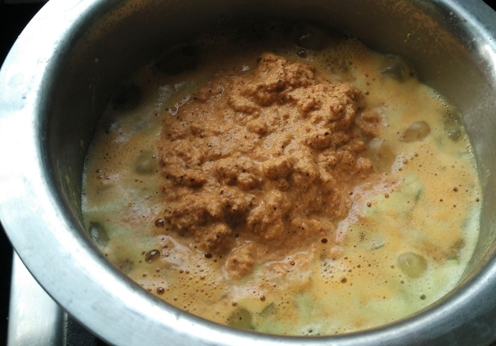 SNAKE GOURD KOOTU / PADAVALAKAI ( PUDALANGAI ) KOOTU - Cook with Smile