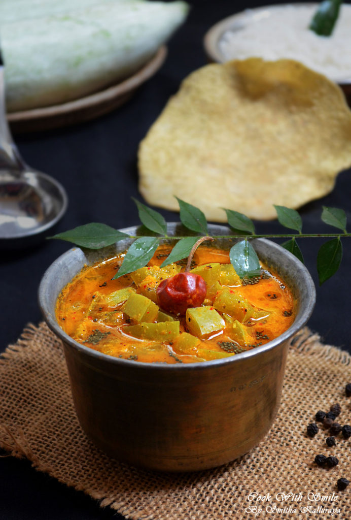 SNAKE GOURD KOOTU / PADAVALAKAI ( PUDALANGAI ) KOOTU - Cook with Smile