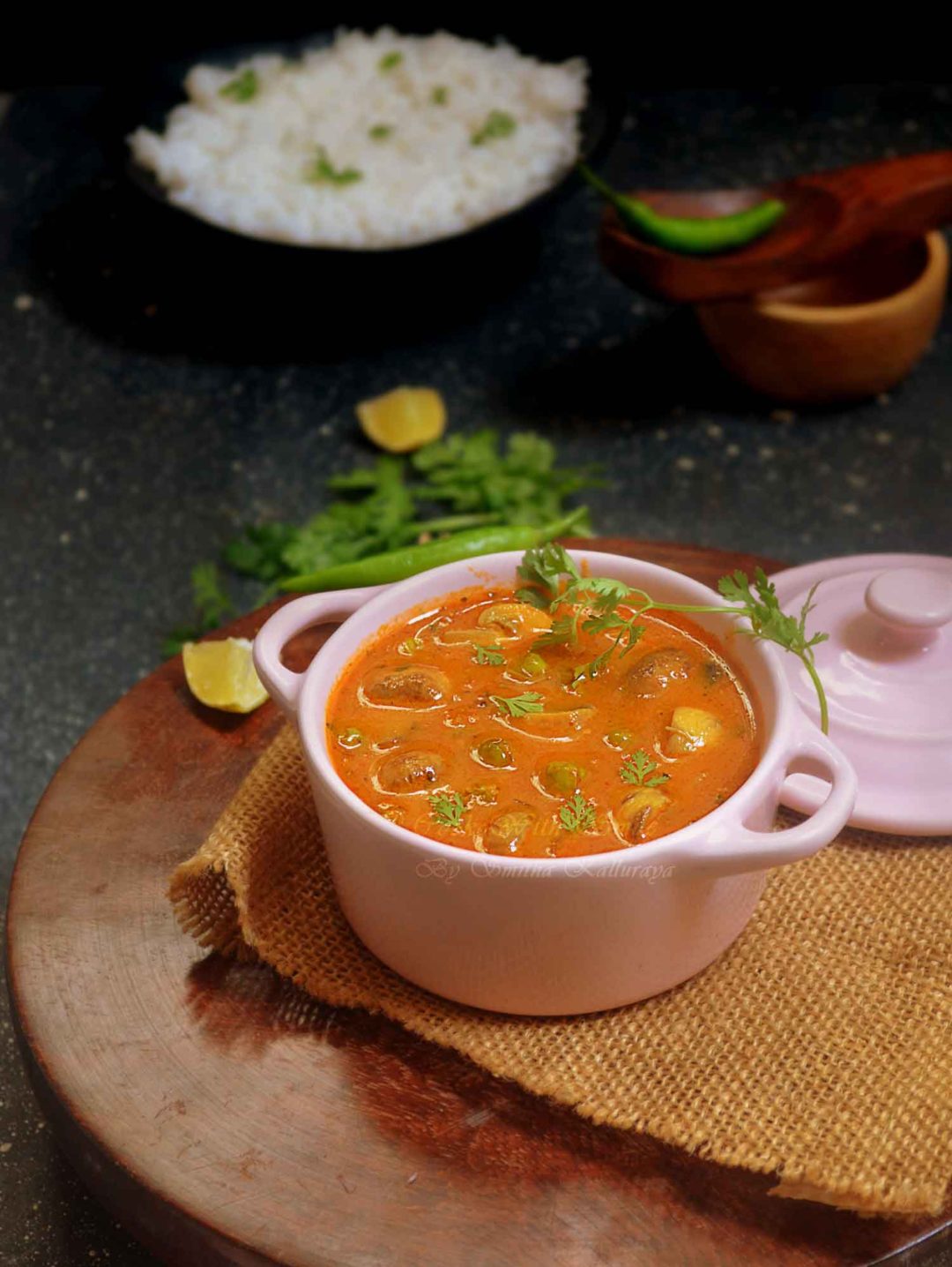 MATAR MUSHROOM RECIPE / MUSHROOM MASALA RECIPE / MUSHROOM CURRY - Cook ...