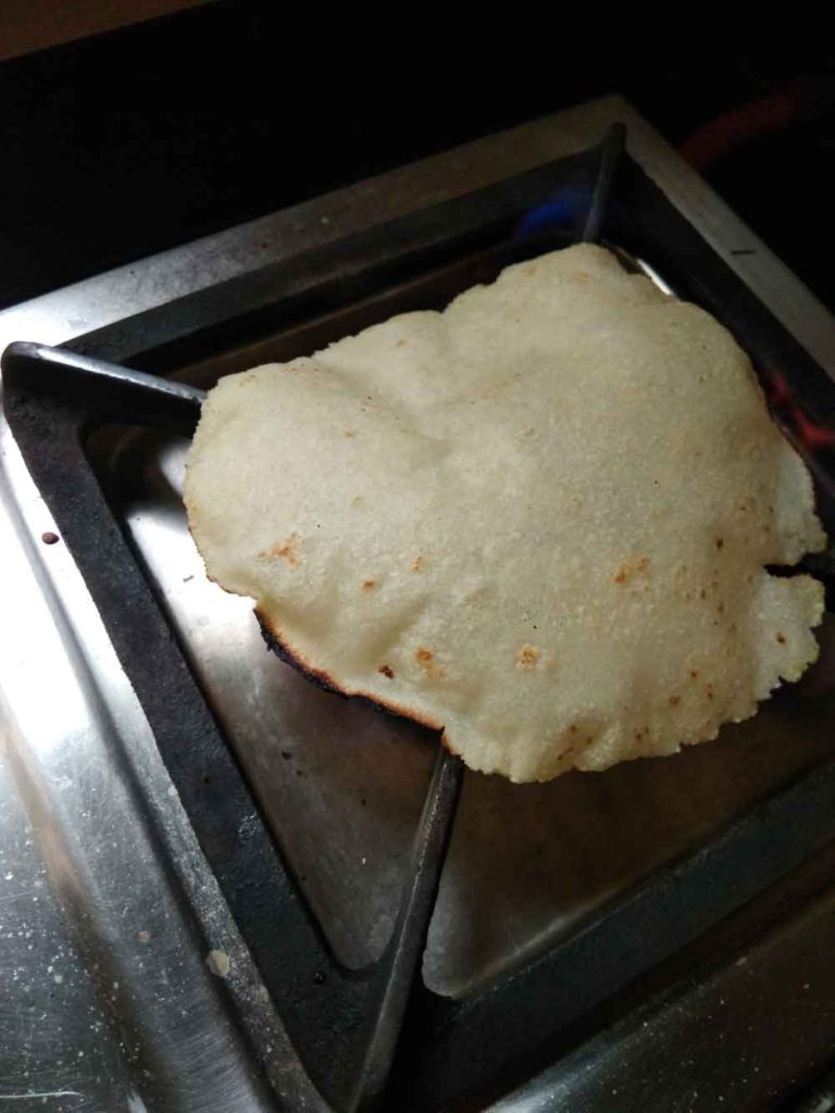 RAVA BHAKRI RECIPE / CHIROTI RAVA ROTI / SOOJI ROTI RECIPE - Cook with ...