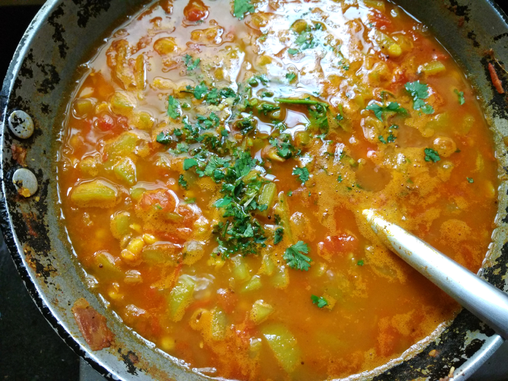 LAUKI CHANA DAL KI SABZI / BOTTLE GOURD CHANA DAL CURRY RECIPE - Cook ...