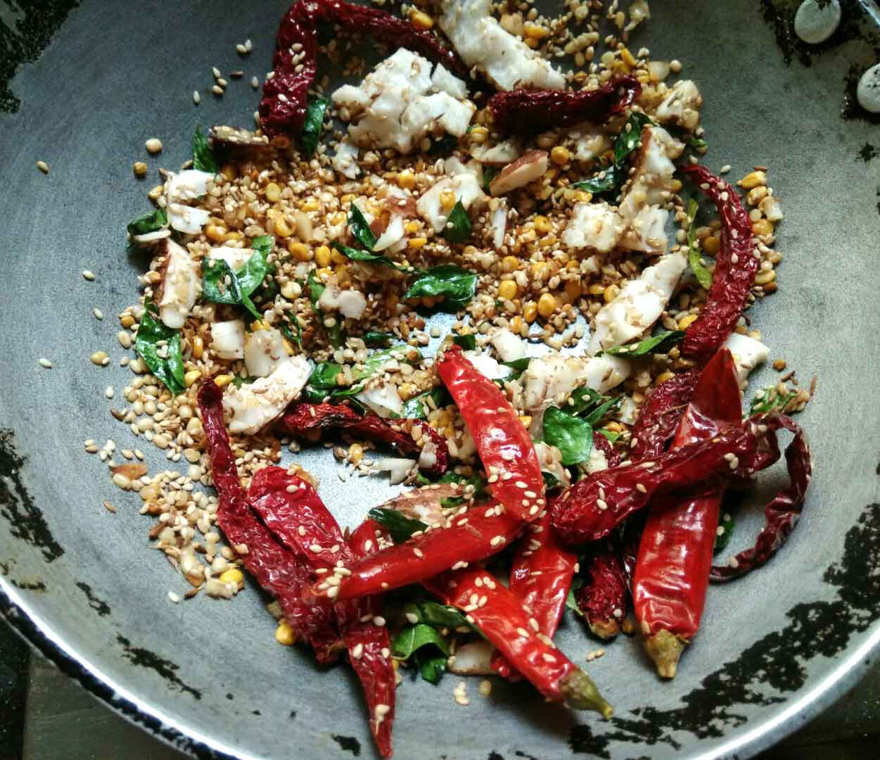 SPRING ONION CURRY RECIPE / EERULLI KAVU ( EERULLI HOOVU ) GOJJU - Cook ...