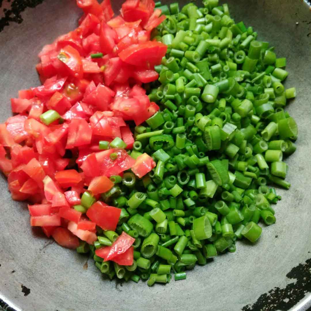 SPRING ONION CURRY RECIPE / EERULLI KAVU ( EERULLI HOOVU ) GOJJU - Cook ...