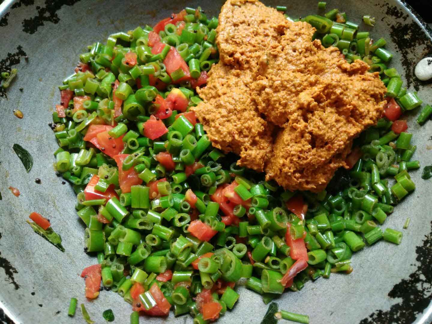 SPRING ONION CURRY RECIPE / EERULLI KAVU ( EERULLI HOOVU ) GOJJU - Cook ...