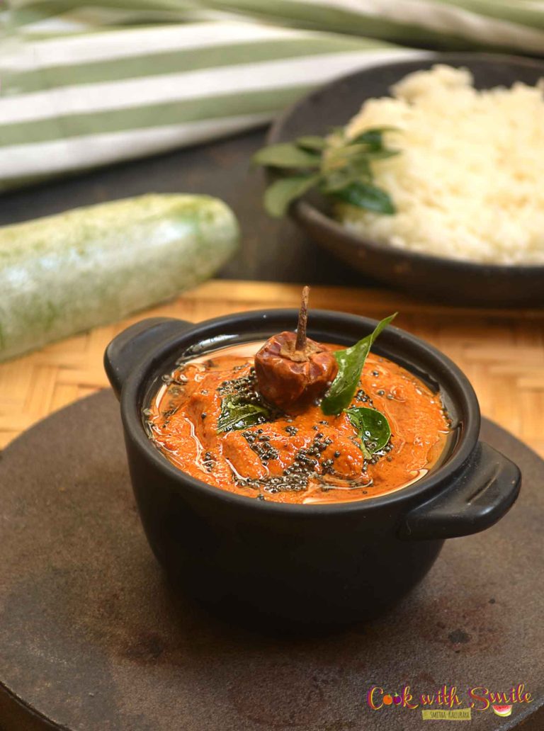 SNAKE GOURD CHUTNEY / PADAVALAKAI CHUTNEY / PUDALANGAI (POTALAKAYA ...