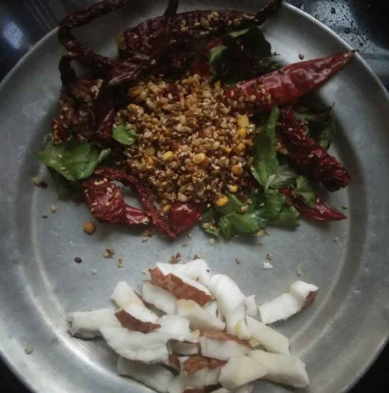 BENDEKAYI GOJJU RECIPE / BENDEKAI KAYIRASA / KARNATAKA STYLE BHINDI ...