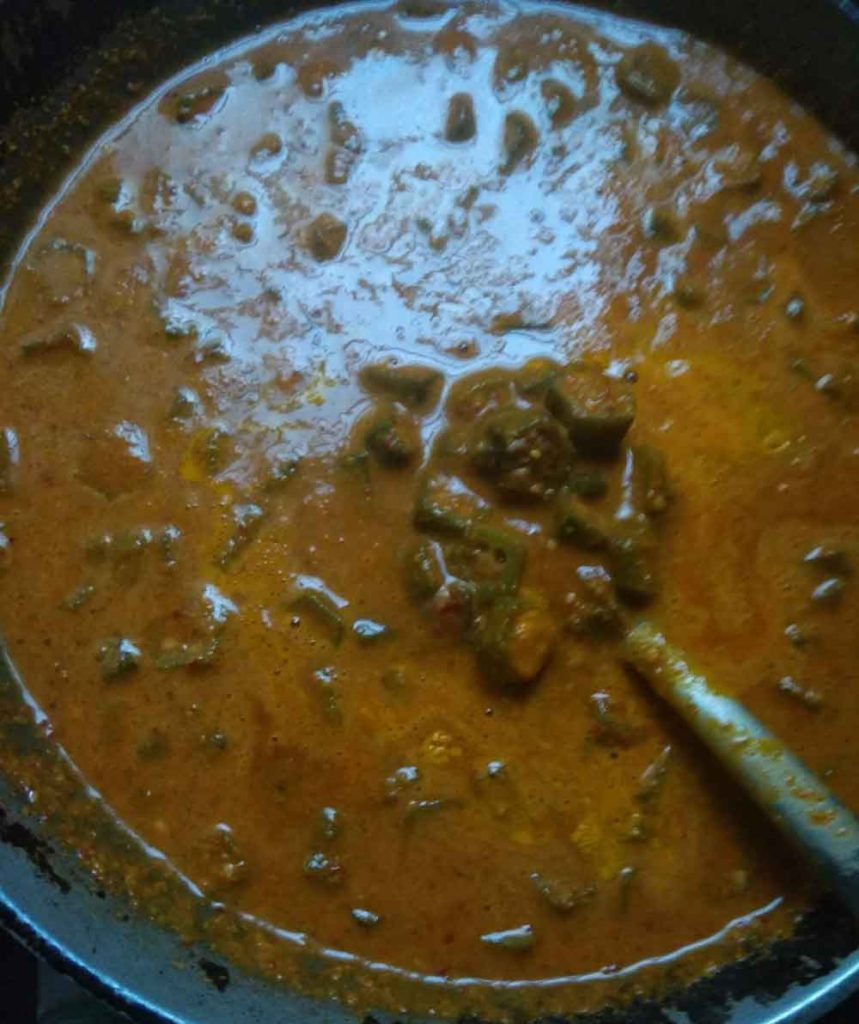 BENDEKAYI GOJJU RECIPE / BENDEKAI KAYIRASA / KARNATAKA STYLE BHINDI ...