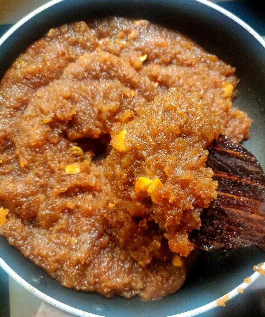 BREAD HALWA RECIPE / HOW TO MAKE BREAD HALWA - Cook with Smile