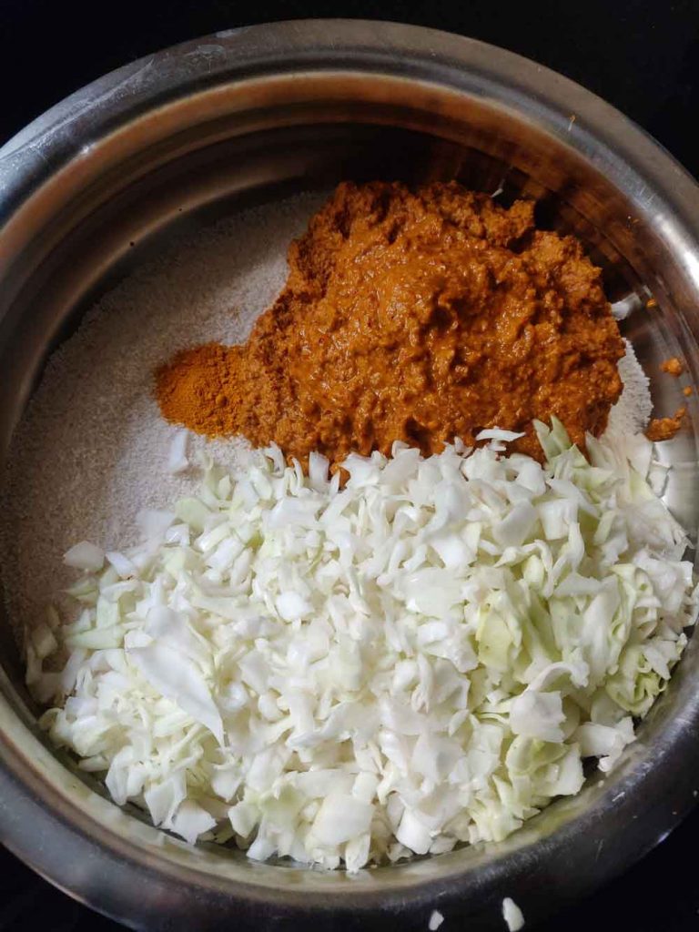 CABBAGE PATHRODE / PATHRODE PALYA RECIPE / PATHRODE - Cook with Smile