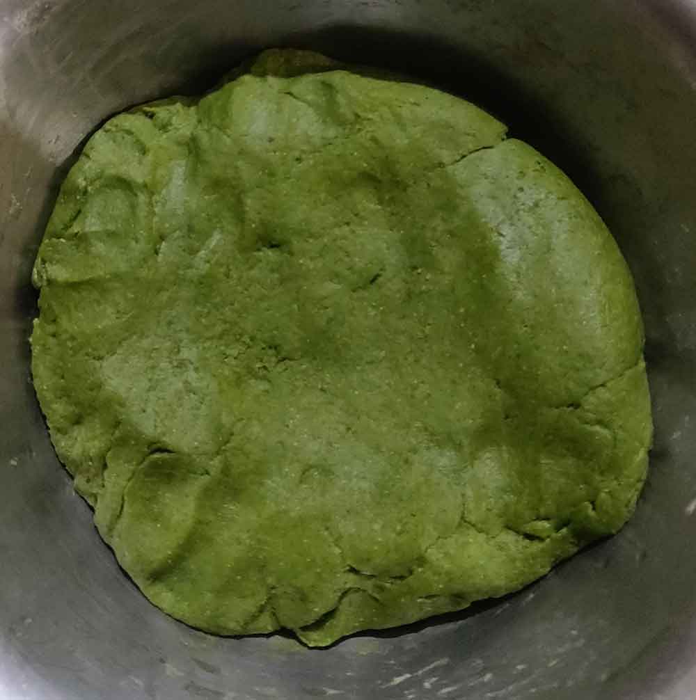 PALAK PARATHA RECIPE / PALAK ROTI / SPINACH PARATHA - Cook with Smile