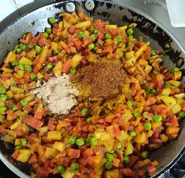 GAJAR MATAR SABZI RECIPE / INDIAN CARROT PEAS SABJI - Cook with Smile