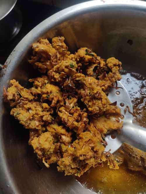 CABBAGE PAKODA RECIPE / CABBAGE PAKORA - Cook with Smile