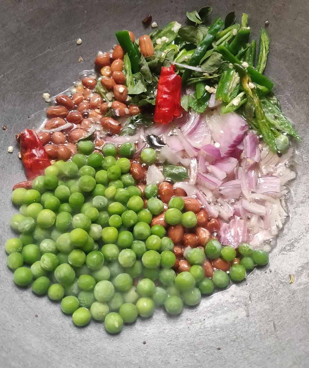 SABSIGE SOPPU CHITRANNA / DILL LEAVES RICE RECIPE - Cook with Smile