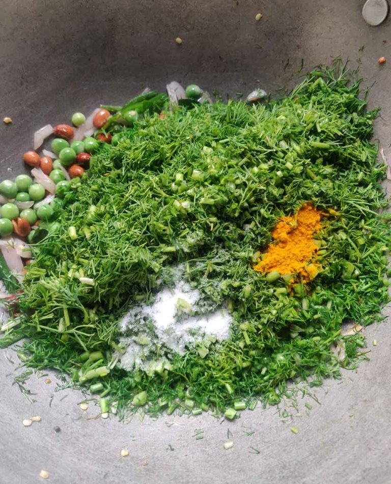 SABSIGE SOPPU CHITRANNA / DILL LEAVES RICE RECIPE - Cook with Smile