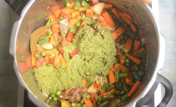 RICE BATH RECIPE / KARNATAKA STYLE VEG PULAO RECIPE - Cook with Smile