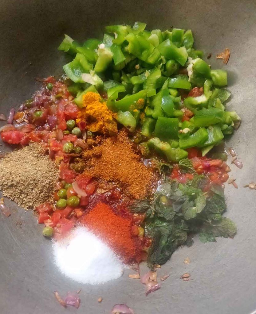 TOMATO POHA RECIPE / TOMATO AVALAKKI RECIPE / THAKKALI AVAL - Cook with ...