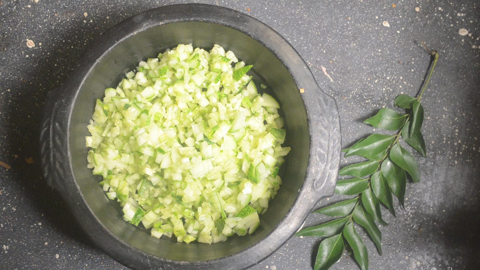 CUCUMBER SASIVE RECIPE / SOUTHEKAYI SASMI / SOUTHEKAI GOJJU - Cook with ...