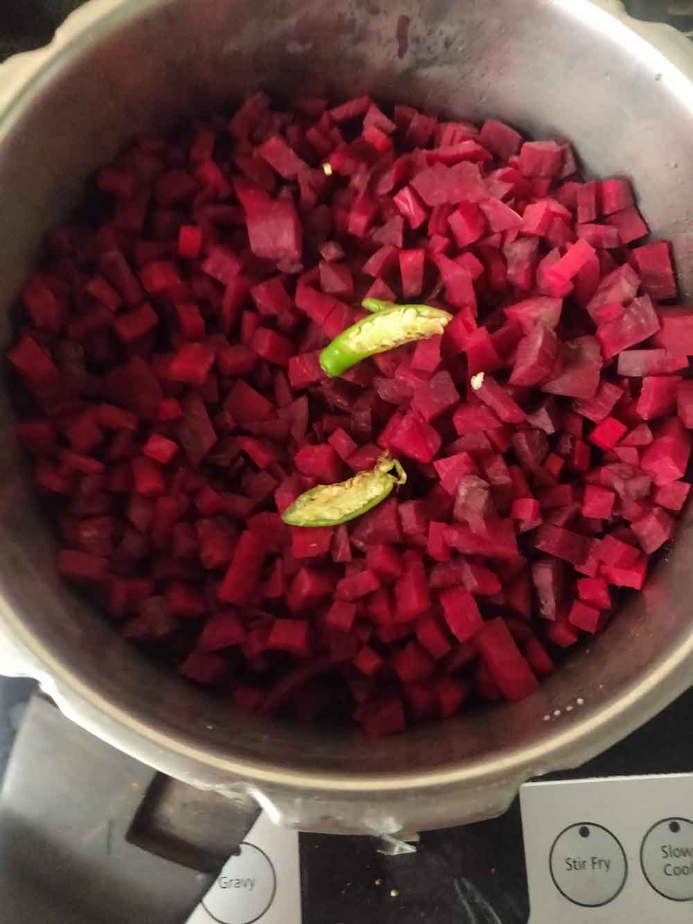 BEETROOT PALYA RECIPE / BEETROOT PORIYAL / SOUTH INDIAN BEETROOT STIR ...