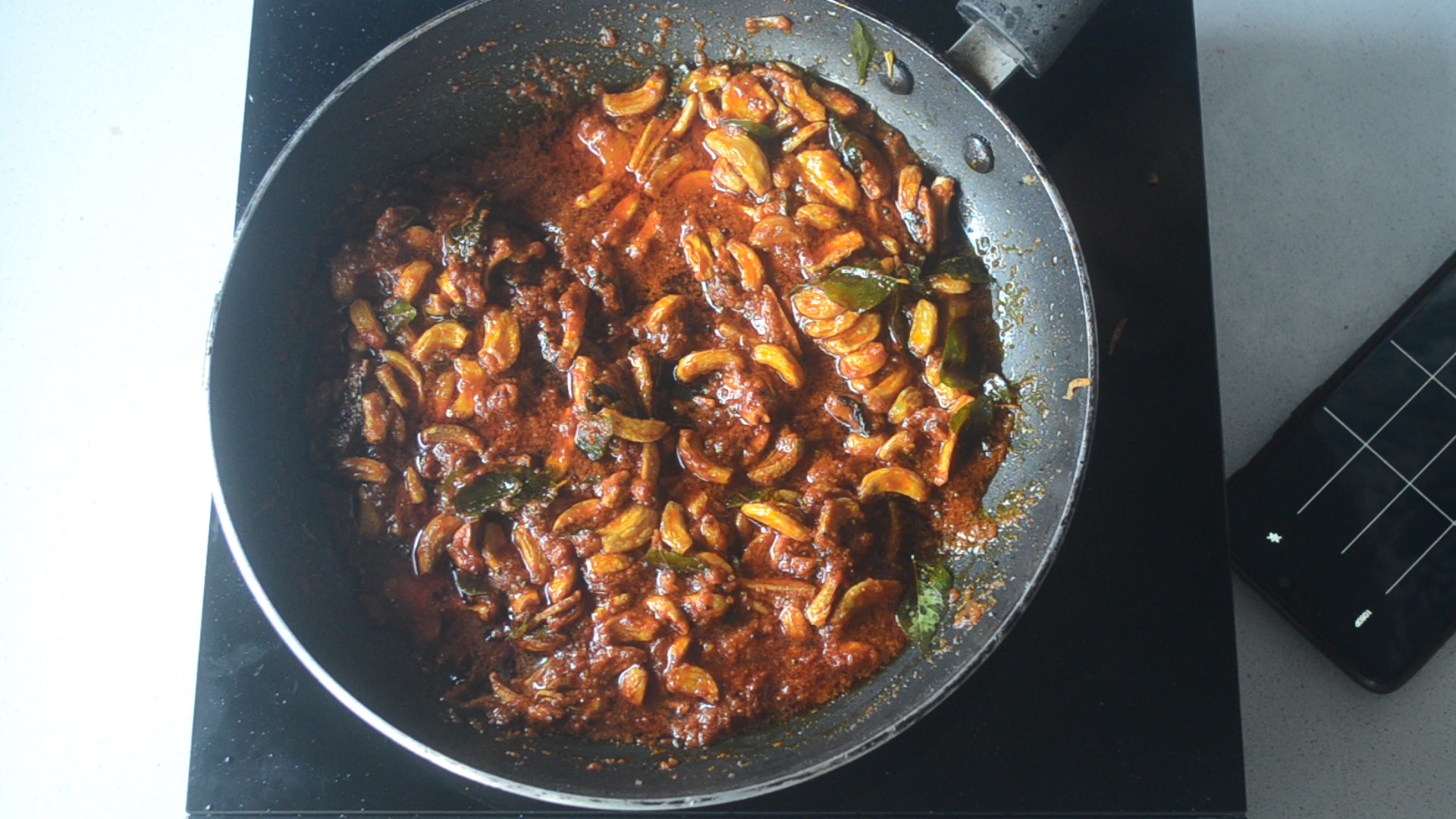 GARLIC PICKLE RECIPE | BELLULI UPPINAKAYI | LAHSUN KA ACHAR - Cook with ...