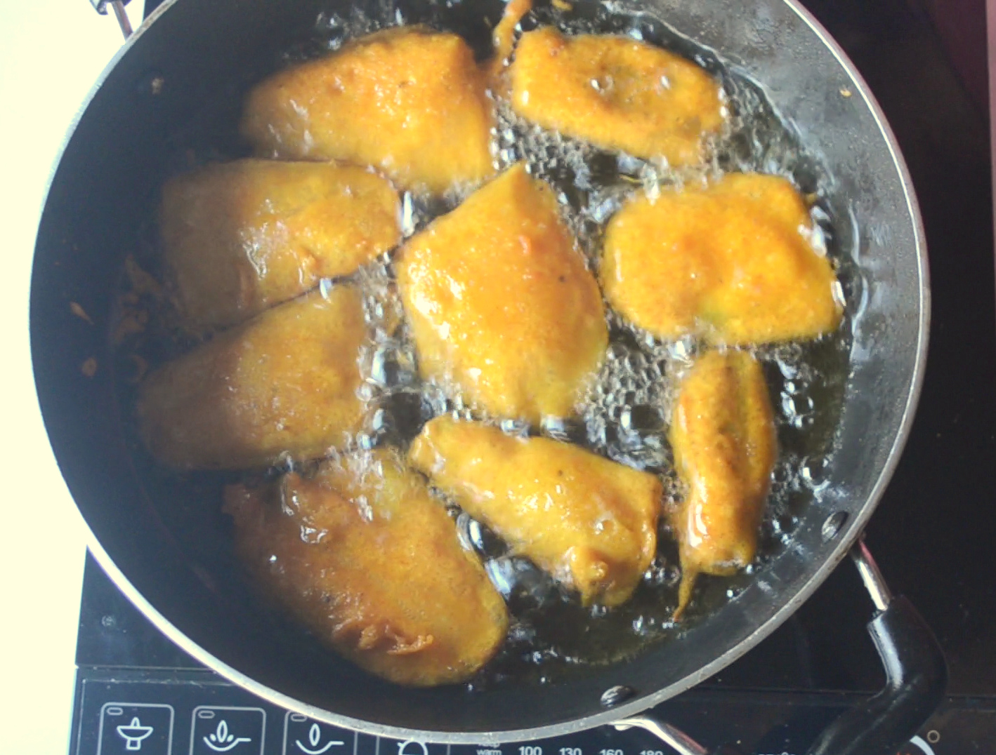 RAW BANANA BAJJI / BALEKAI BAJJI / VAZHAKKAI BAJJI / ARATIKAYA BAJJI ...
